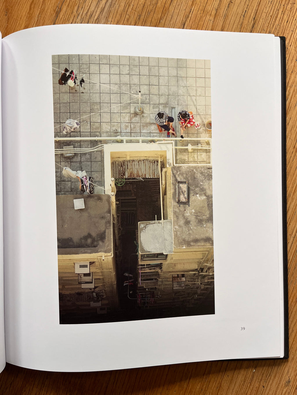 Buy Concrete Stories photography book Romain Jacquet-Lagreze – Setanta ...