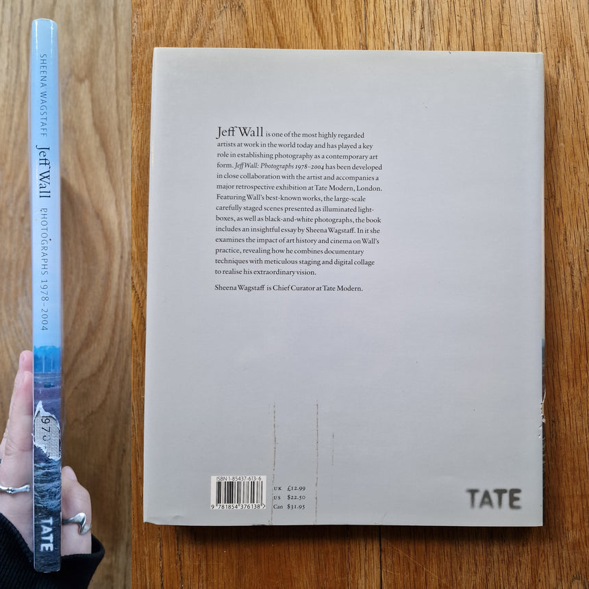Buy Jeff Wall: Photographs 1978-2004 Online – Setanta Books